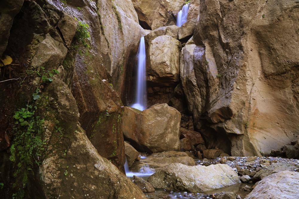 Messina, speleologo scivola in una gola delle Cascate del Cataolo ...
