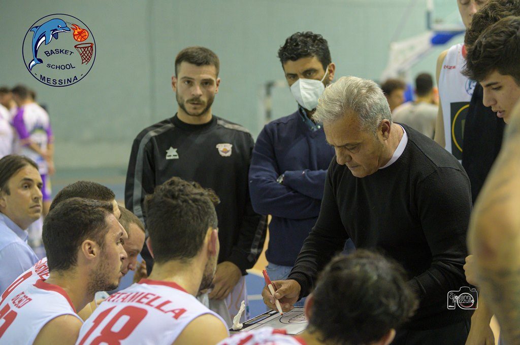 Basket: Castanea vince con merito il derby, Gold & Gold Messina ...