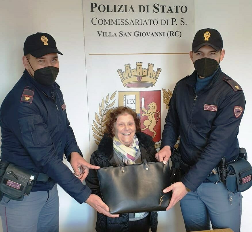 Reggio Calabria, le rubano la borsa con la pensione appena prelevata ...