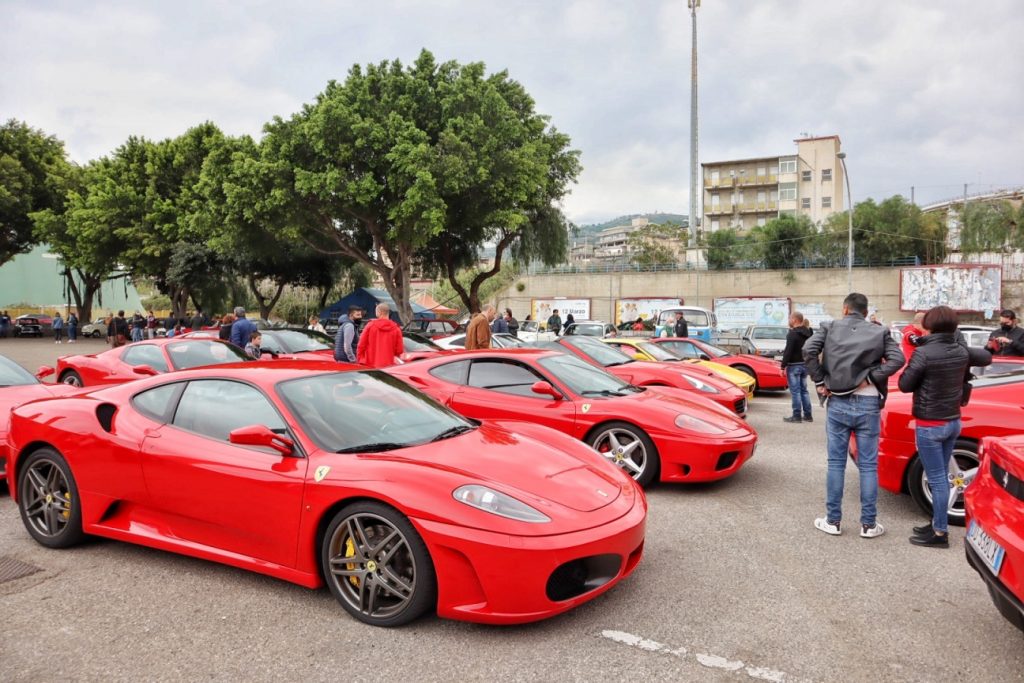 Reggio Calabria, il raduno delle "rosse": per il 1° maggio le Ferrari d ...