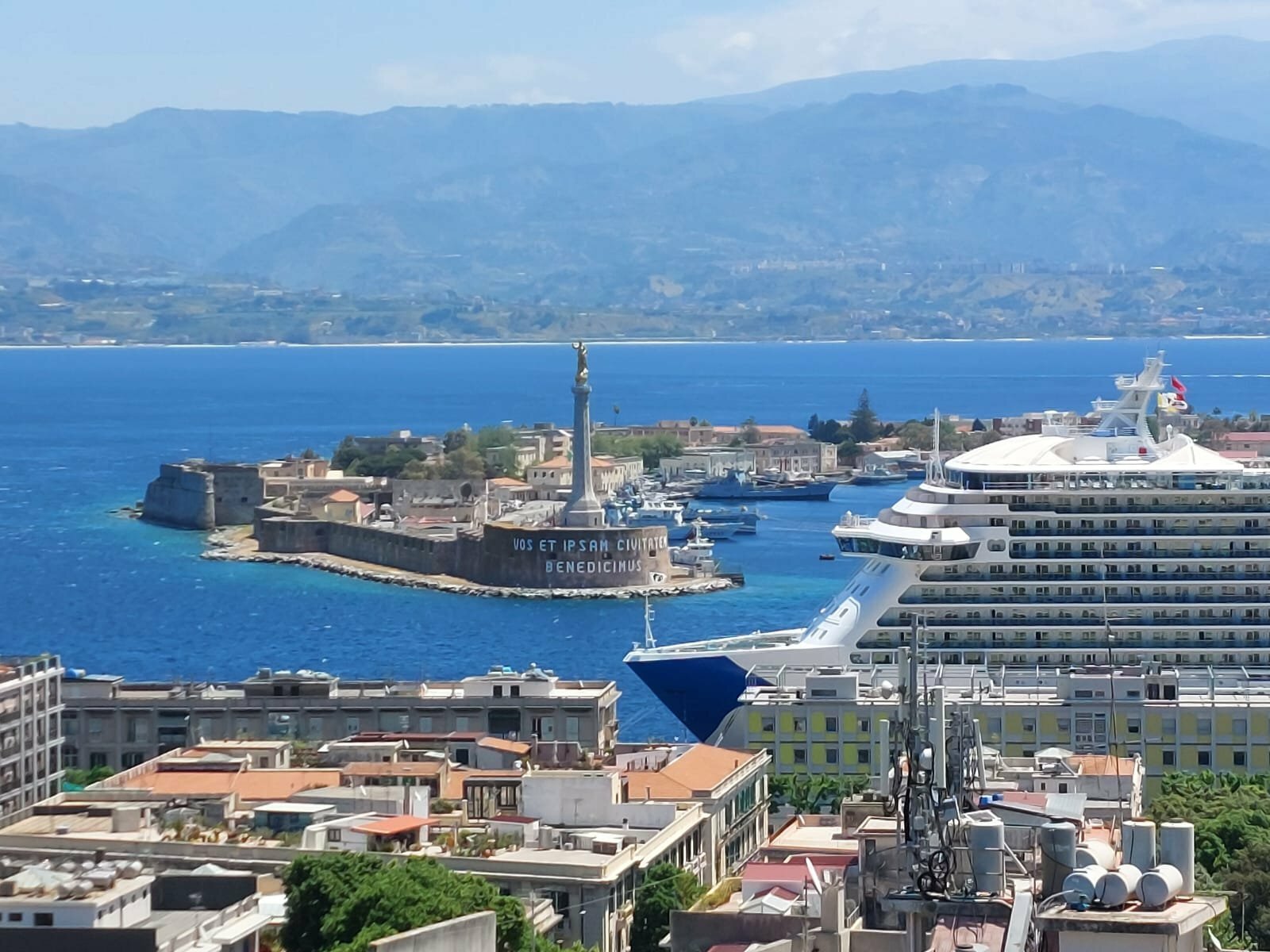 Due mega crociere oggi a Messina: oltre 5mila visitatori in giro per la ...