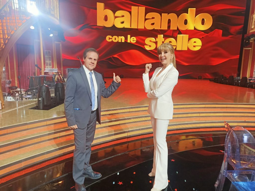 Il giornalista reggino Emilio Buttaro alla presentazione di “Ballando ...