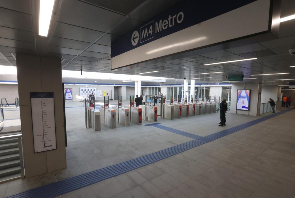 Inaugurata a Milano la M4, la nuova linea della metropolitana con i ...