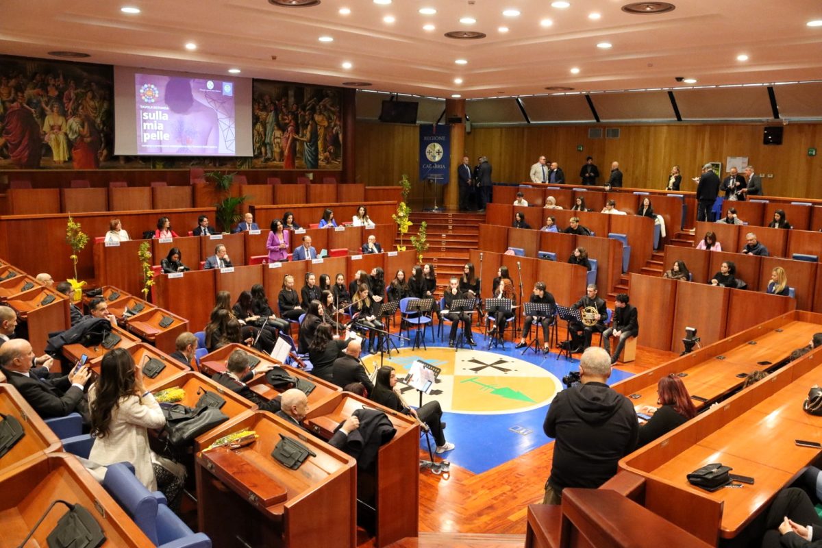 "Sulla mia pelle": la regione Calabria restituisce dignità alla donna