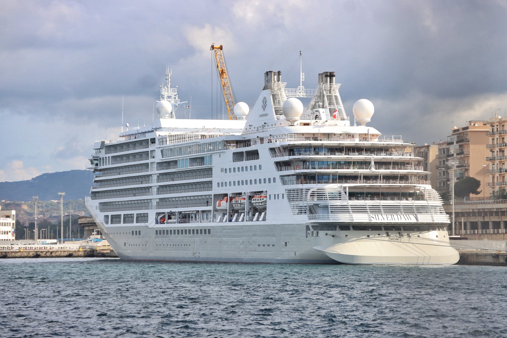 Reggio Calabria, dopo 11 anni tornano le navi da crociera: la Silver ...