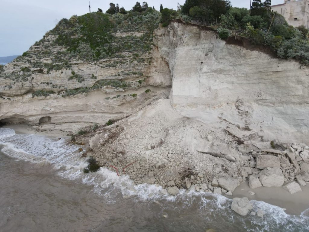Tropea dopo la frana, il Sindaco: "la situazione resta sotto controllo"