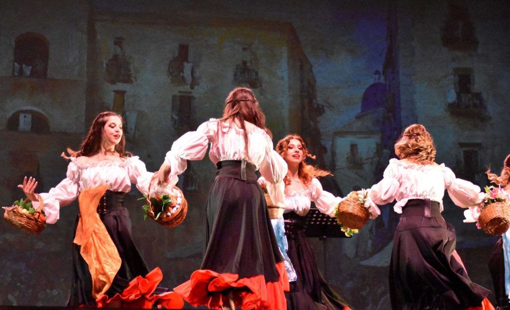 Lamezia Terme: applausi per l’emozionante “Francesco de Paula l’Opera”