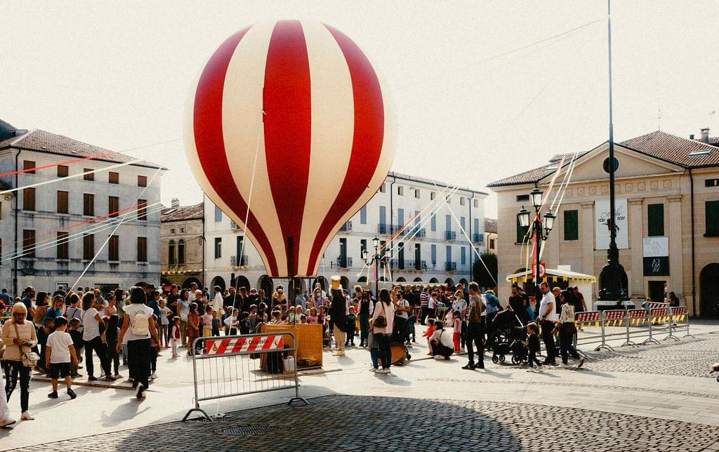 Allegria Festival a Reggio Calabria: mongolfiera dei desideri, artisti ...