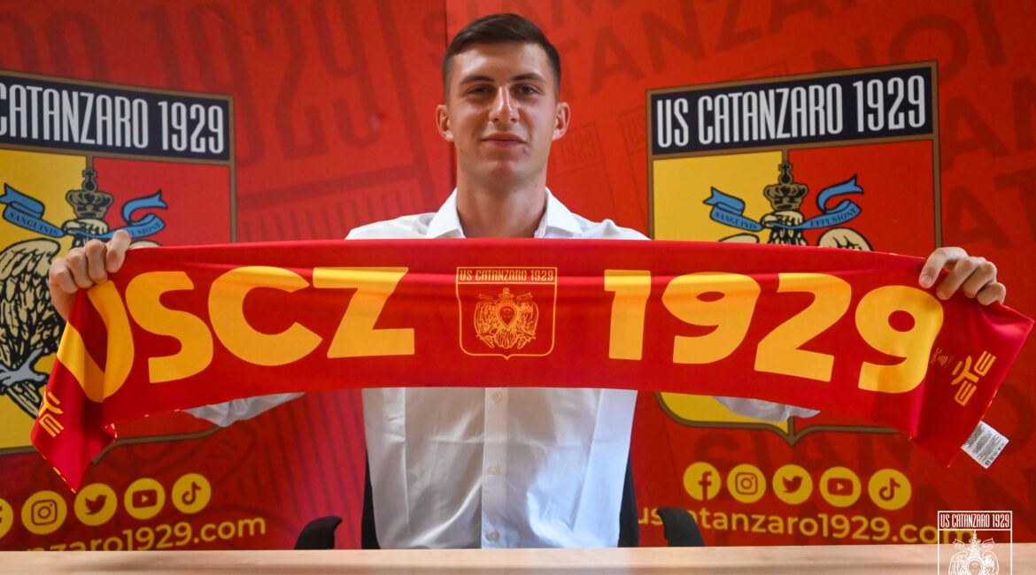 Catanzaro, continuano ufficialità di mercato. E si guarda all'attacco