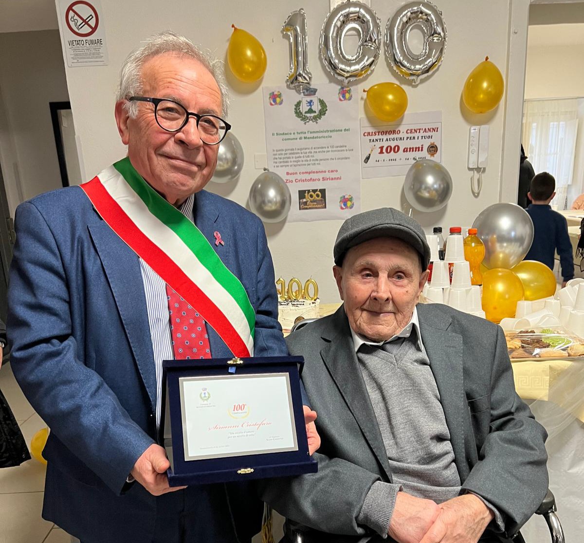 Mandatoriccio in festa per i 100 anni di nonno Cristofaro | FOTO
