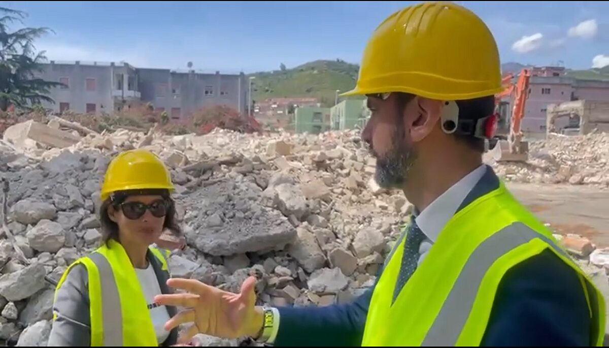 Messina, iniziata la demolizione dell’ex caserma Nervesa | VIDEO