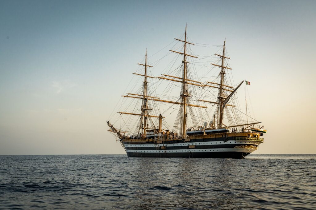 Vespucci, tre tappe in Calabria per la nave più bella del mondo