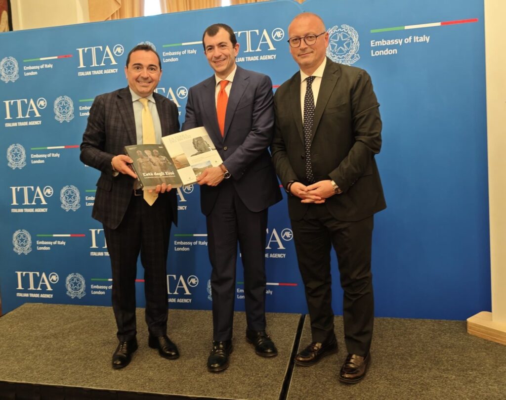 Reggio, Versace e Mantegna all'Ambasciata italiana a Londra