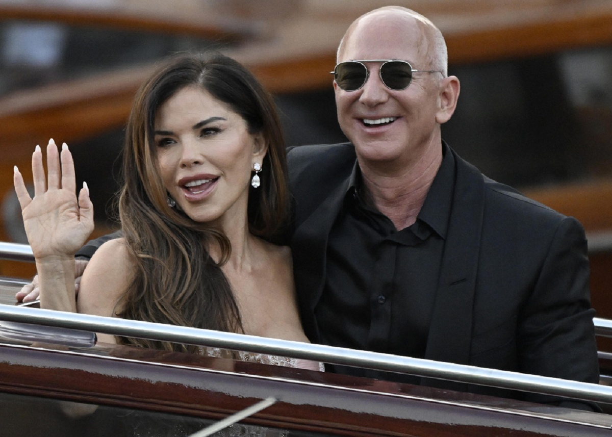Jeff Bezos e Lauren Sanchez, luna di miele a Taormina