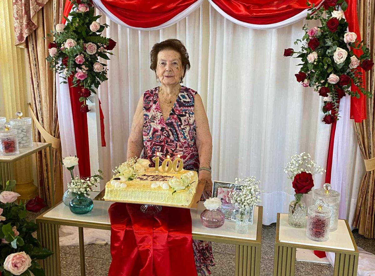 Reggio Calabria, festa per i 100 anni di Angela “Nanella”: una vita ...