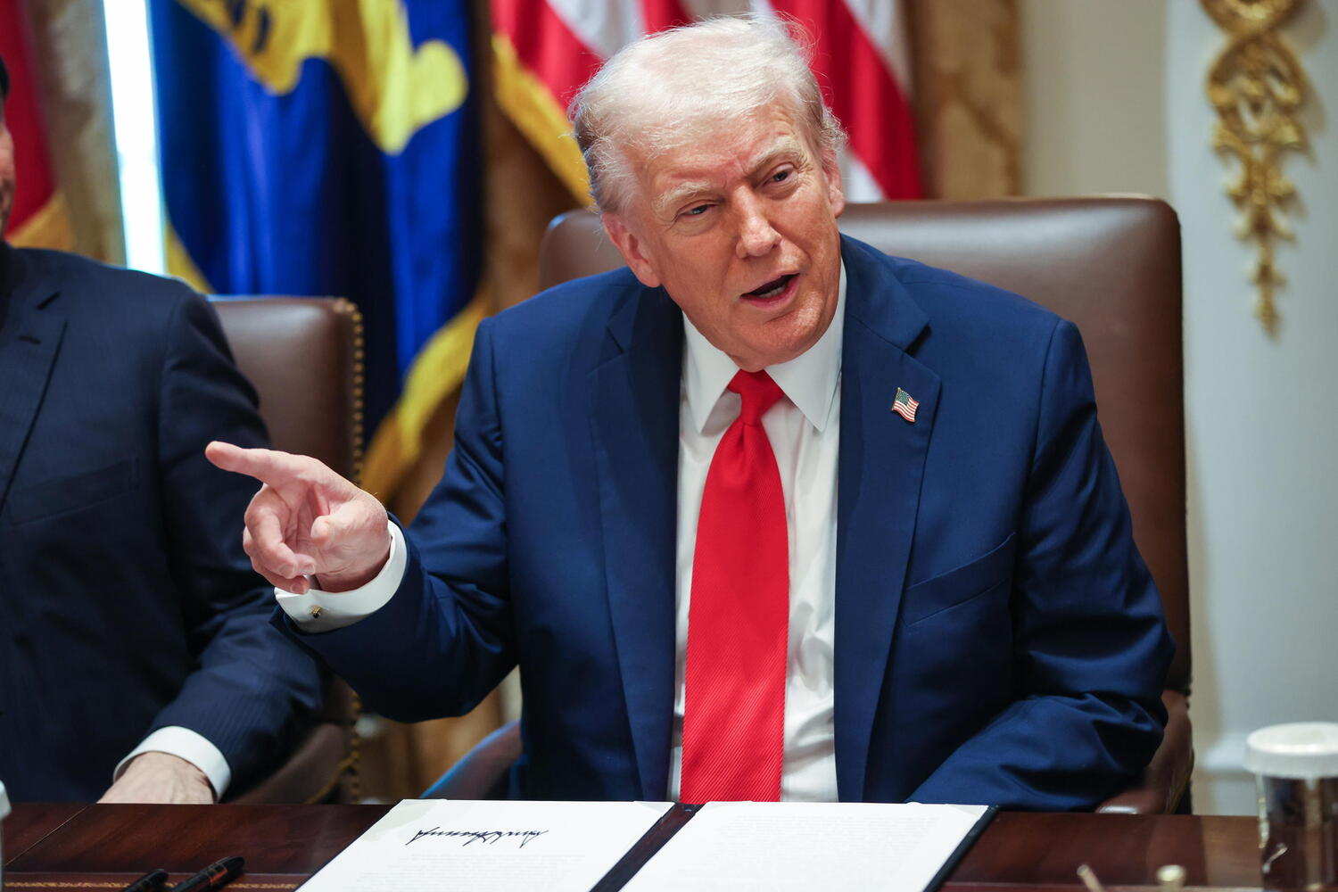 L'annuncio dalla Casa Bianca: Donald Trump sta discutendo l'acquisto ...