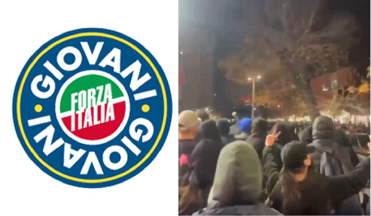 La protesta dei giovani di Forza Italia davanti all'ambasciata dell ...