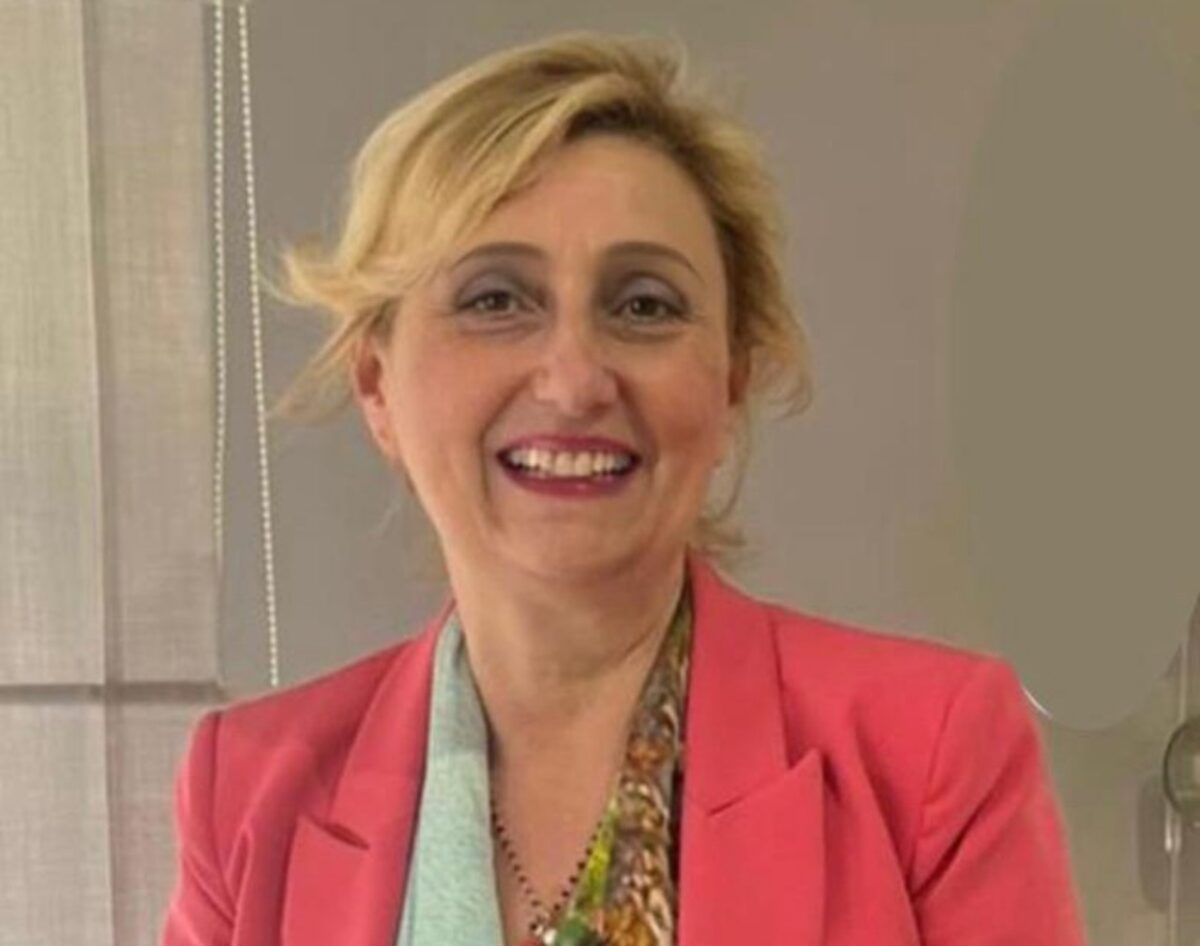 La preside Mariarosaria Russo riceve il Diploma di Eccellenza dal ...