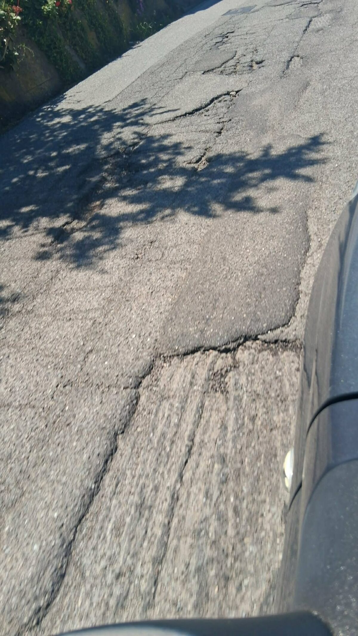 Strade dissestate a Reggio Calabria: da Gallina a Puzzi è un inferno di ...