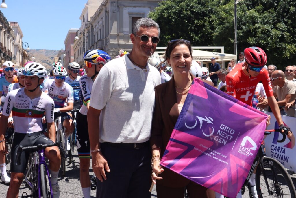 Giro d’Italia Next Gen, le immagini della partenza da Reggio Calabria ...