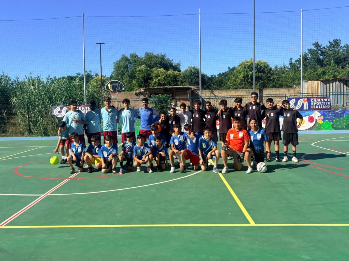 Un pallone per cambiare la storia: a Reggio Calabria lo sport accoglie ...