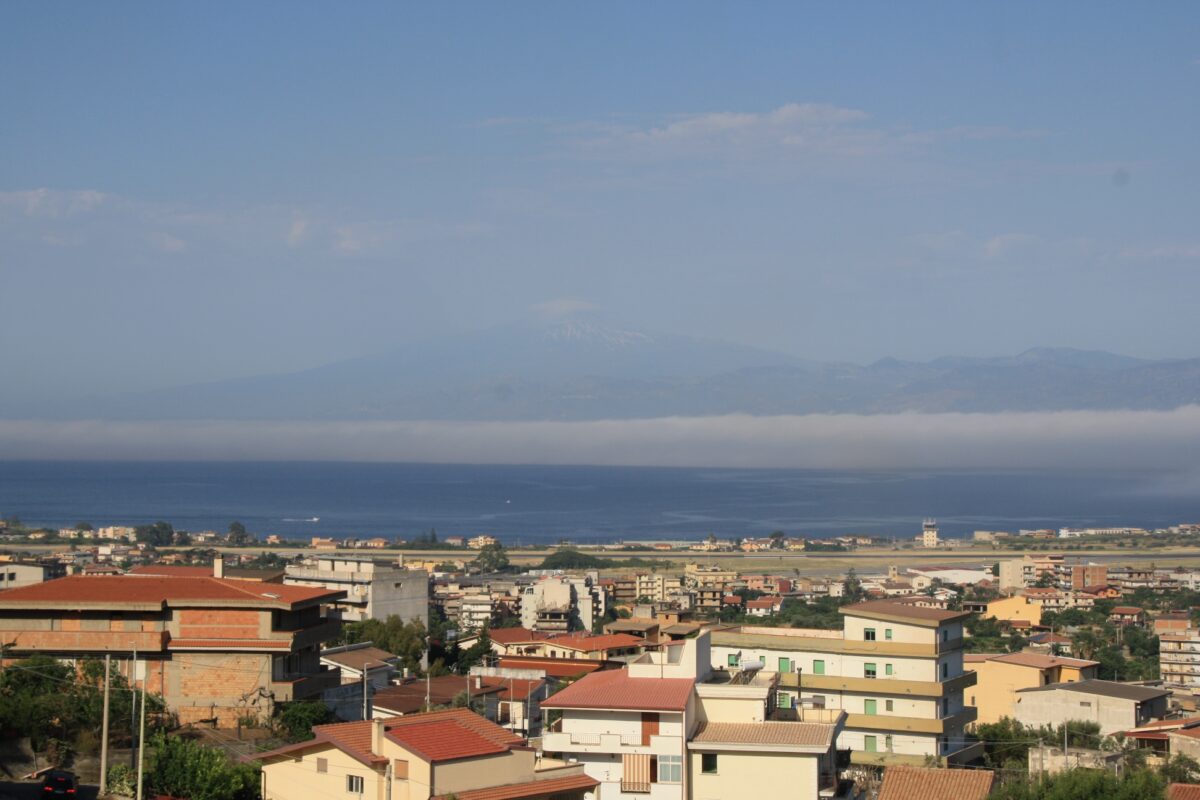 Lo Stretto avvolto dal mito: la lupa di mare abbraccia Reggio Calabria ...