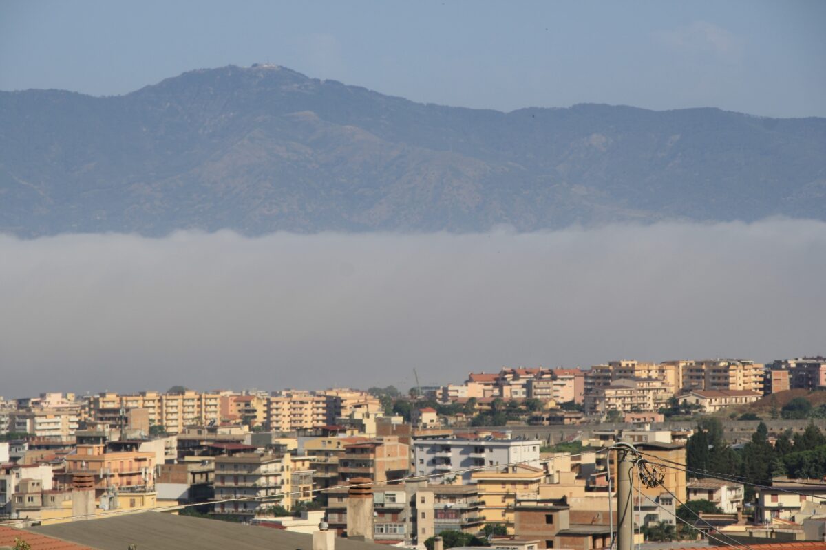 Lo Stretto avvolto dal mito: la lupa di mare abbraccia Reggio Calabria ...